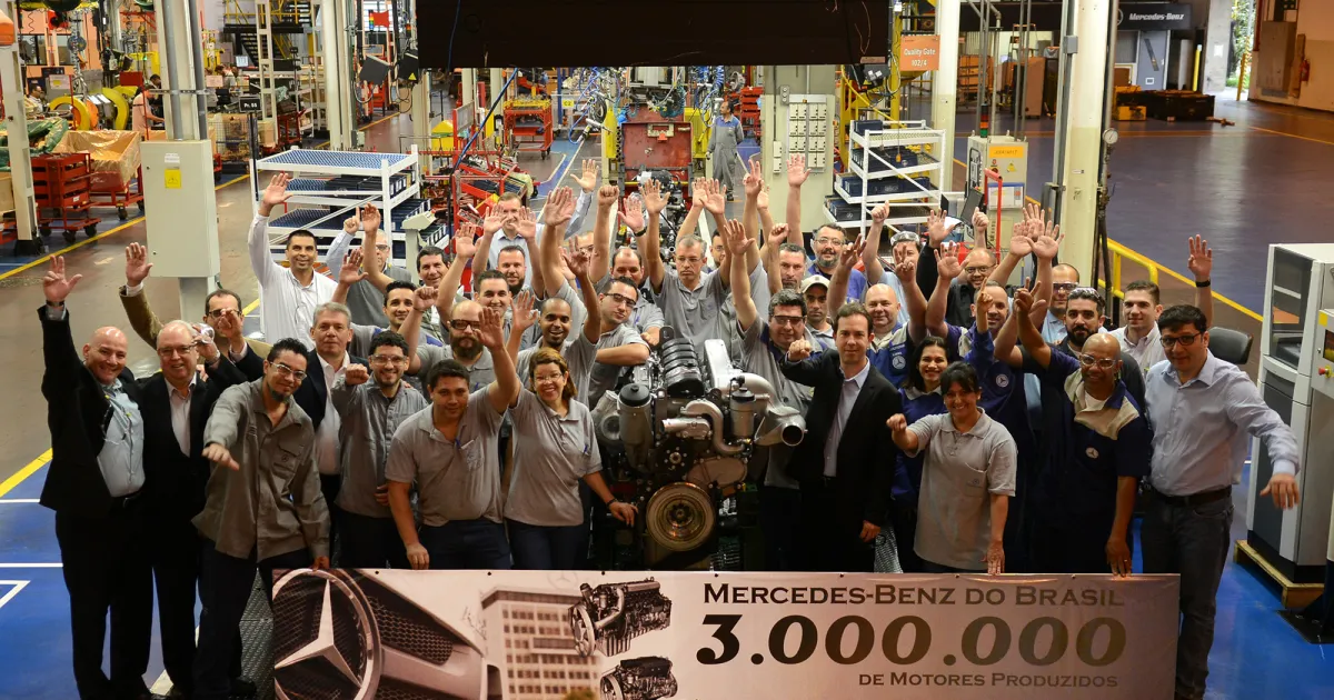 Mercedes-Benz alcança o marco de 3 milhões de motores produzidos no ...