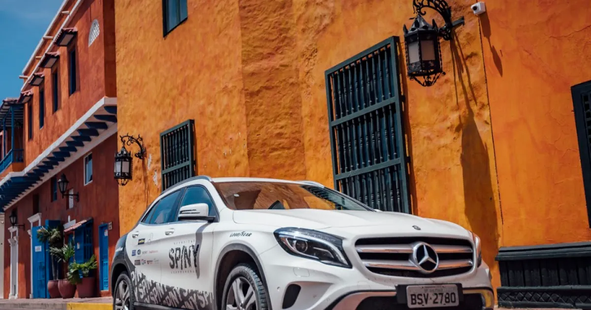 Mercedes-Benz GLA chega aos Estados Unidos e se aproxima do destino ...