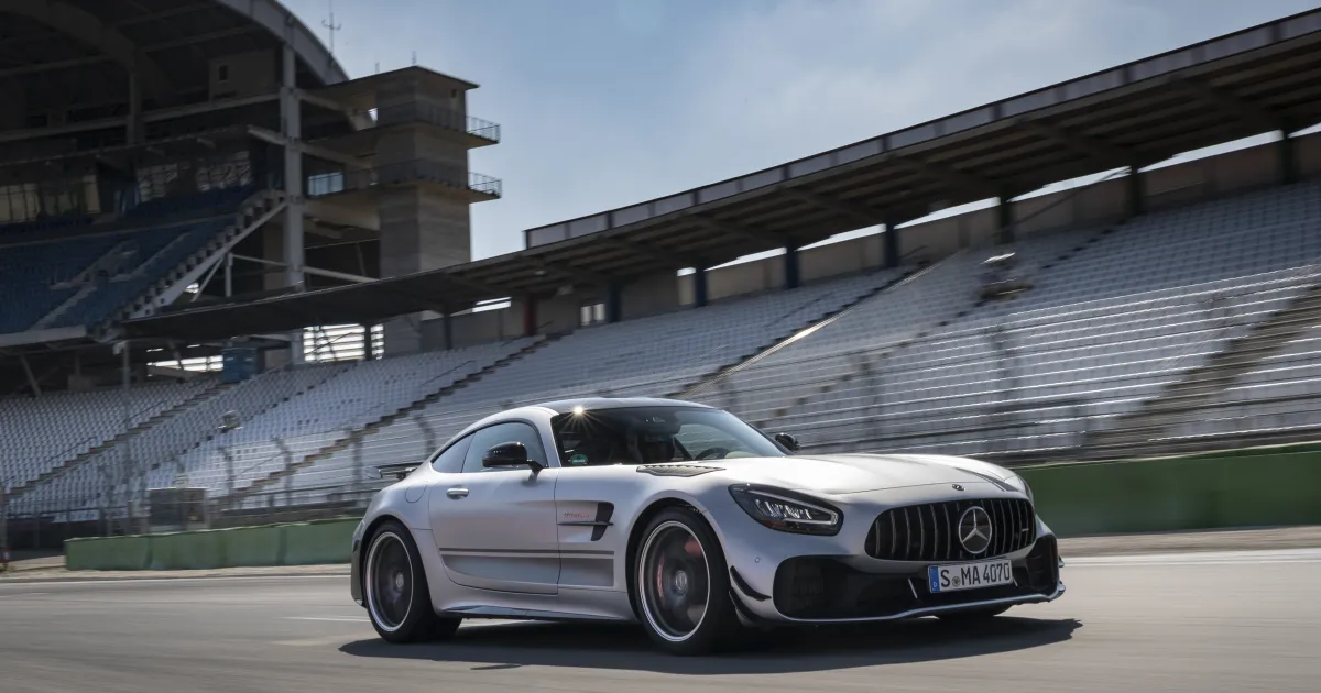 Mercedes-AMG GT R PRO chega ao Brasil com design esportivo e ainda mais ...