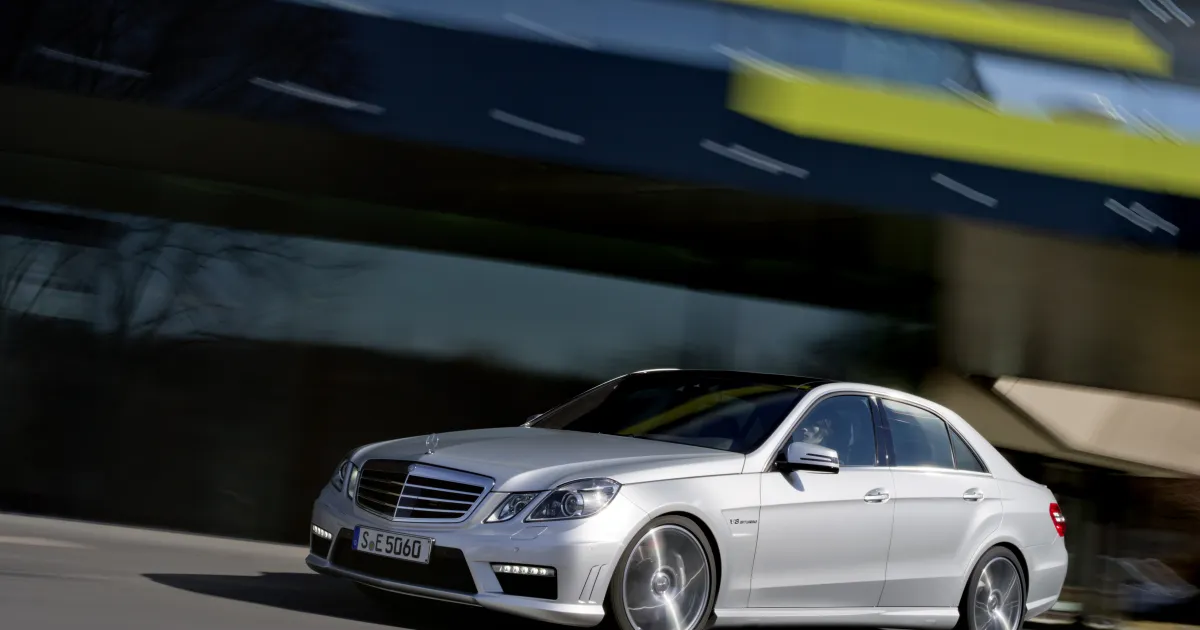 Mercedes-Benz apresenta E 500 Guard em feira internacional de segurança ...